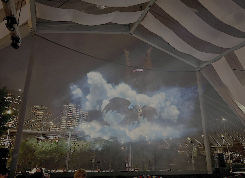 DOOH | HTTYD – Dragons take flight